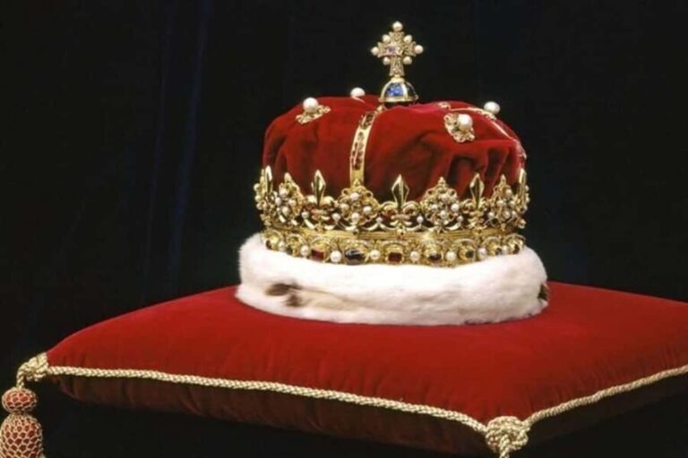 Edinburgh Castle: Express Guided Tour with Entry Ticket - The Guided Tour: What to Expect