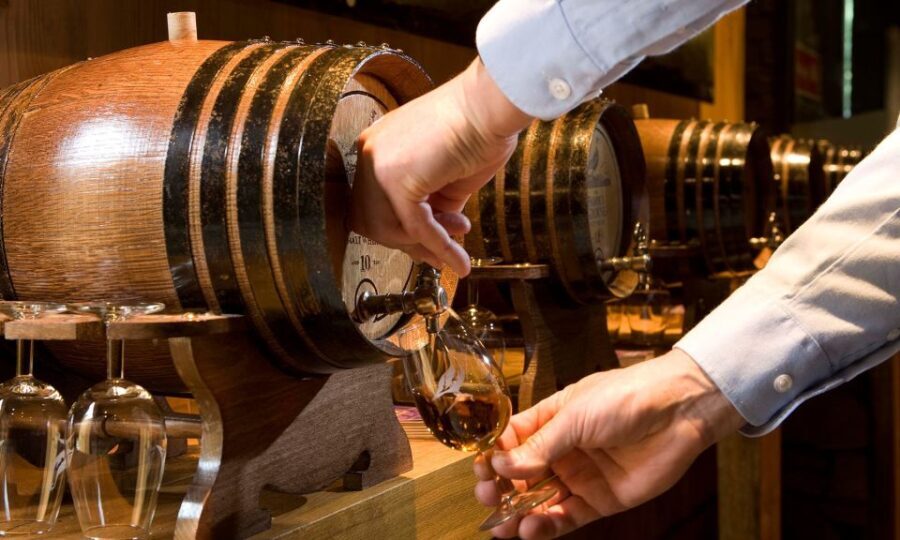 Edinburgh: Stirling, Whisky & St Andrews Tour in Italian - What Sets This Tour Apart