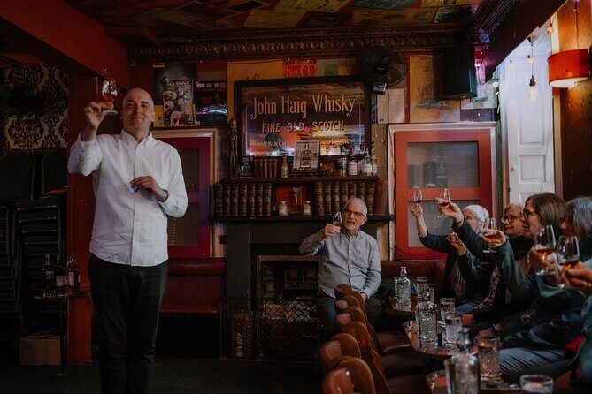 Edinburgh: Whisky Tasting with Storytelling in a Historic Pub - The Experience in Detail