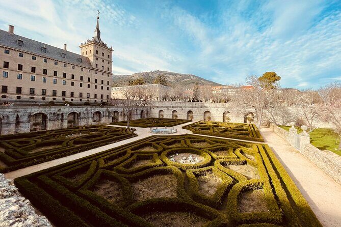 El Escorial and Valley of the Fallen Half Day Trip from Madrid - Transportation, Guides, and Overall Experience