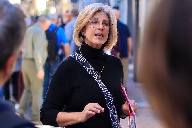 Enchanting Historical Walking Tour in Avignon - The Experience You Can Expect