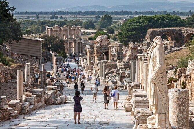 Ephesus Guided Tour From Izmir With Lunch & Hotel Transfer - Lunch Break at a Local Restaurant