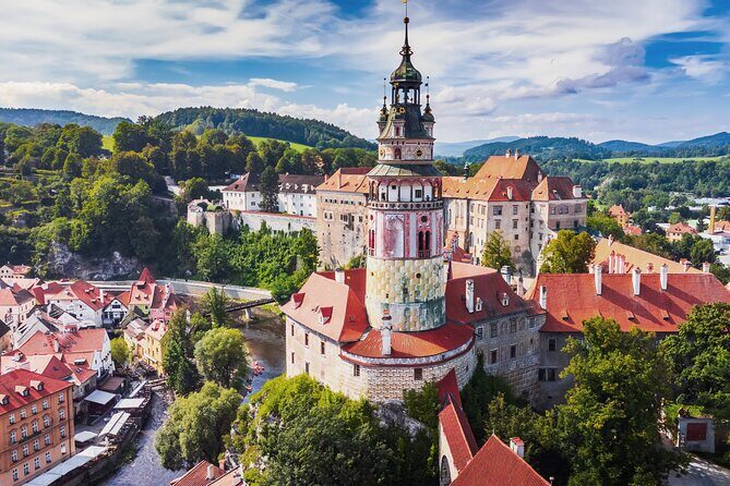 eský Krumlov & Holaovice UNESCO Village Small Group Day Tour - What Makes This Tour Stand Out?