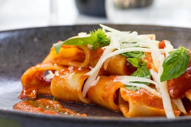 Explore Pompeii: Private Tour, Wine Tasting & Lunch - Who Should Consider This Tour?