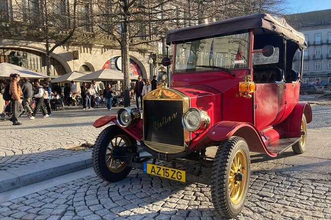 Explore Porto Aboard A Classic Tuk-Tuk tour 1h - A Closer Look at the Itinerary