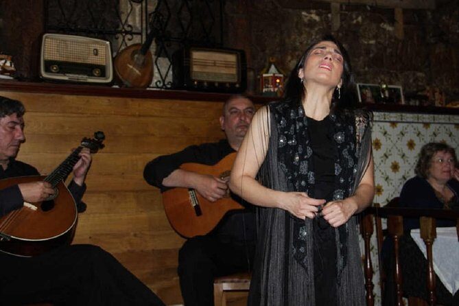 Fado Dinner Show and Night Lights Tour in Porto - What the Reviews Tell Us