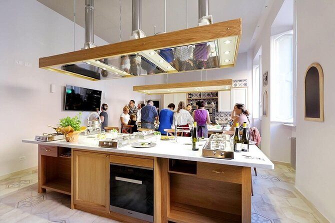 Farmers Market Shopping with Roman Full Course Class - (SHARED) - Cooking in a Historic Setting