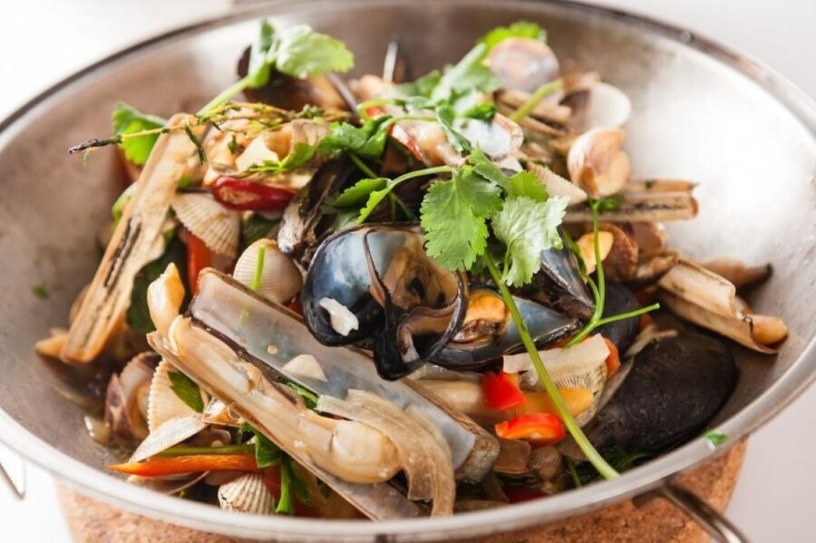 Faro: Learn to cook a Cataplana like a local! - Who Should Book This Experience?