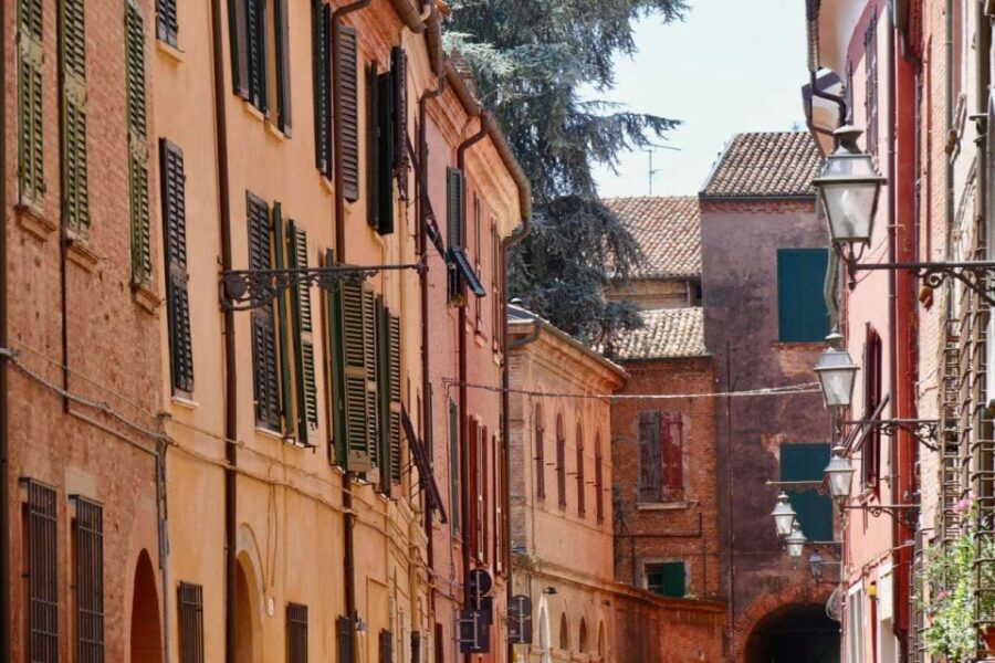 Ferrara: 2-Hour City Center Walking Tour - Religious and Medieval Highlights