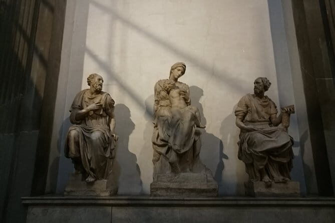 Florence: 1.5 hour Medici Chapels monolingual small-group guided tour - Practical Tips for Your Tour