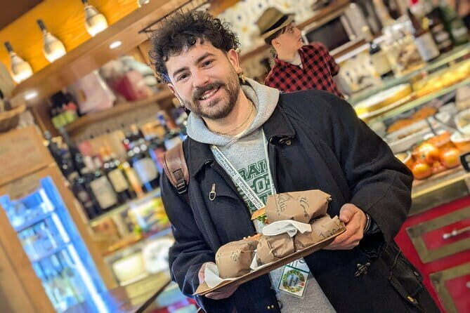 Florence Street Food Walking Tour with wine in Duomo Area - Key Points