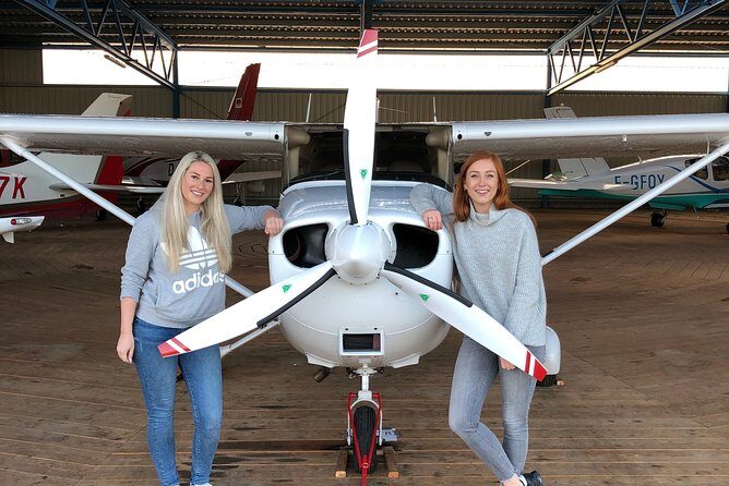 Fly around Paris with a local pilot - An Honest Look at the Experience