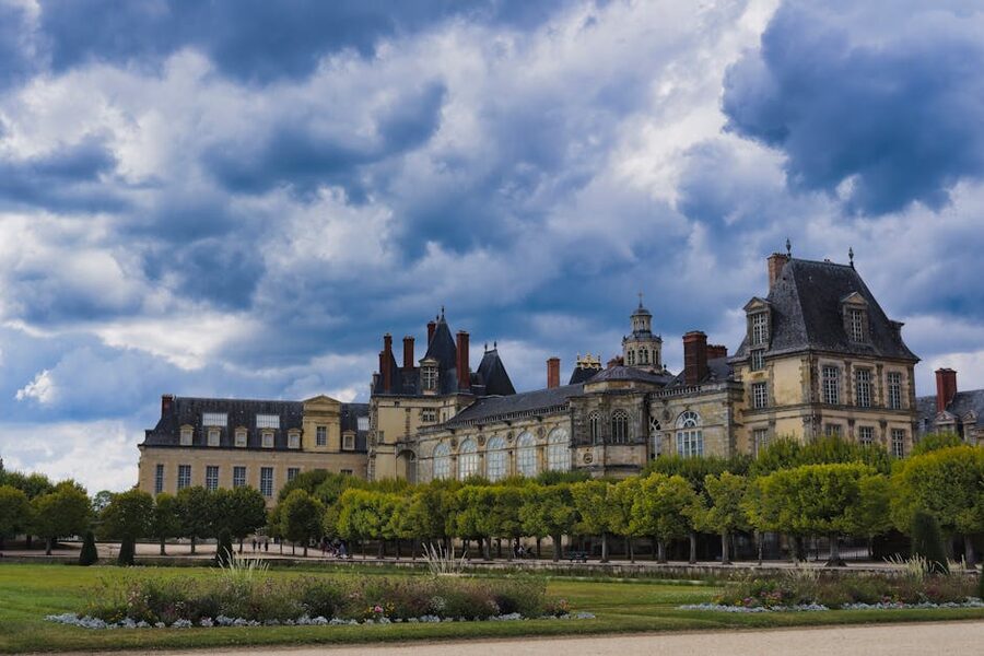 Cloudy day at Château de Fontainebleau