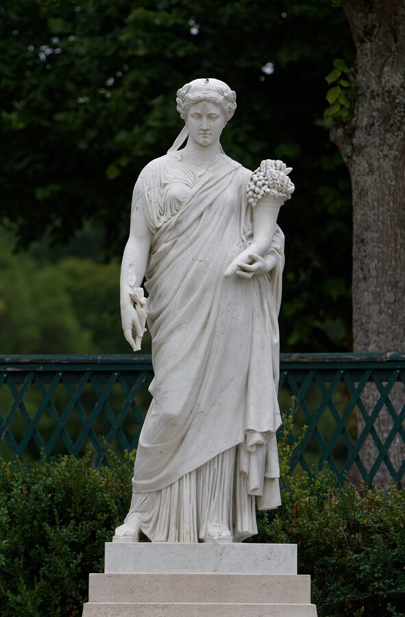 Statue at Château de Fontainebleau