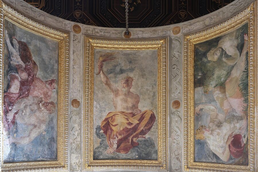 Ceiling of the Salle de Bal at Château de Fontainebleau