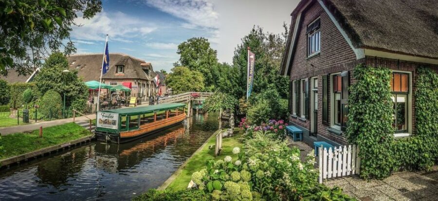 From Amsterdam: Giethoorn Sightseeing Tour and Canal Cruise - Dive Into the Details: What Makes This Tour Special