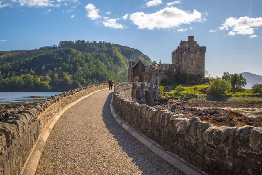 From Edinburgh: Isle of Skye and Outer Hebrides 6-Day Tour - Transportation & Accommodation