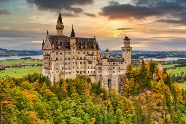From Füssen: Neuschwanstein & Linderhof Castles Private Tour - Discovering the Bavarian Highlights in Detail