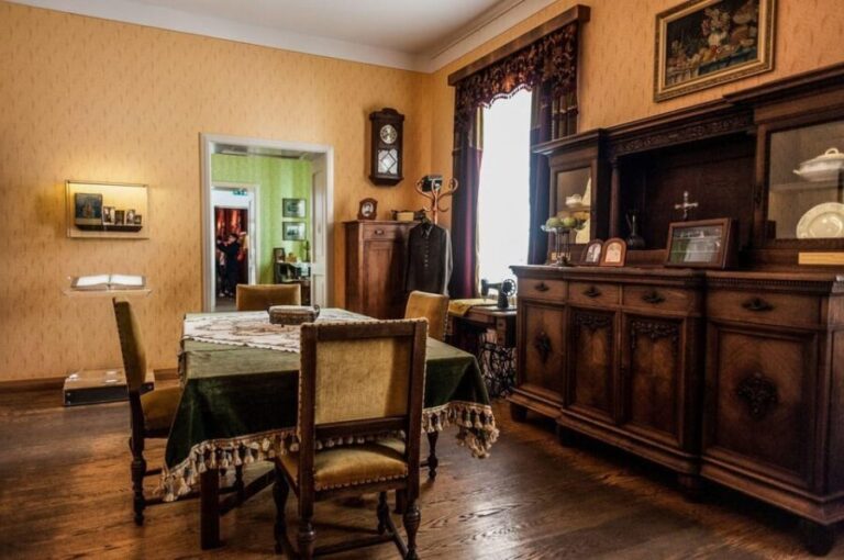 From Krakow: Wadowice - Family Home of John Paul II Day Trip - Evaluating the Value
