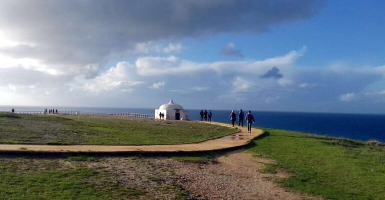 From Lisbon or Sesimbra: 4x4 Tour to Cape Espichel - Dinosaur Footprints and Legends