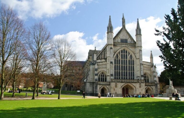 From London: 3-day Isle of Wight & the Southern Coast Tour - Day 2: Iconic Landmarks and Natural Wonders