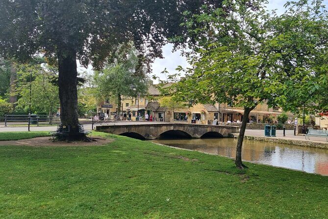 From London: 7 Unmissable Cotswolds Stops Small-Group Tour - Transportation and Group Size