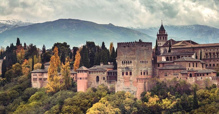 From Malaga: Alhambra and Royal Chapel with Entry Tickets - What Makes This Tour Stand Out?