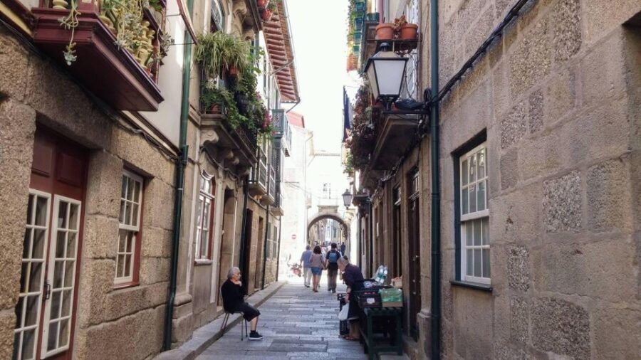 From Oporto: Guimarães Tour (4Hours) - Half Day - What to Expect