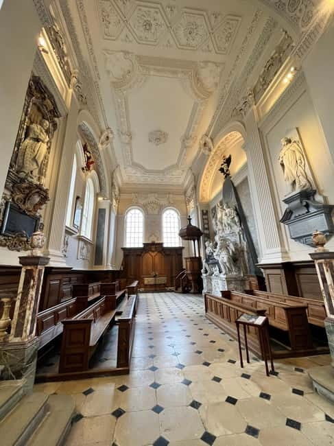 From Oxford: Churchill Tour to Blenheim Palace & his grave. - What Makes This Tour Stand Out?