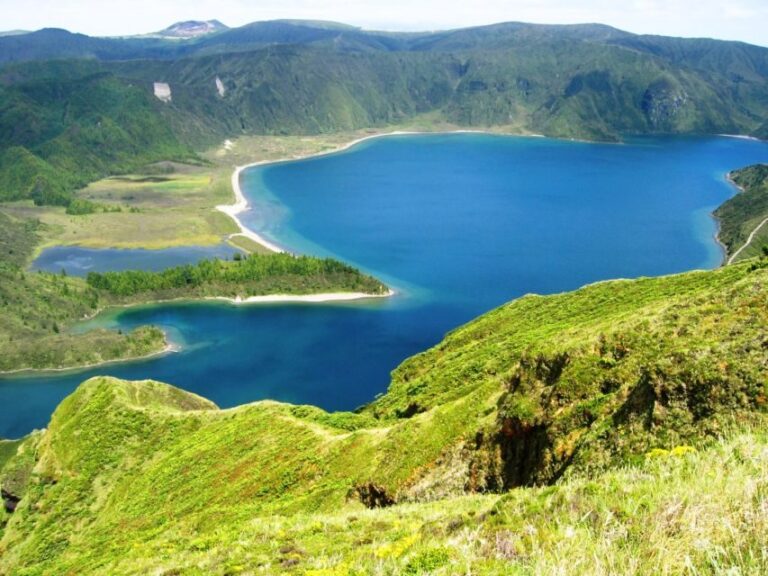 From Ponta Delgada: Lagoa do Fogo Half-Day Jeep Tour - Detailed Review of the Lagoa do Fogo Half-Day Jeep Tour