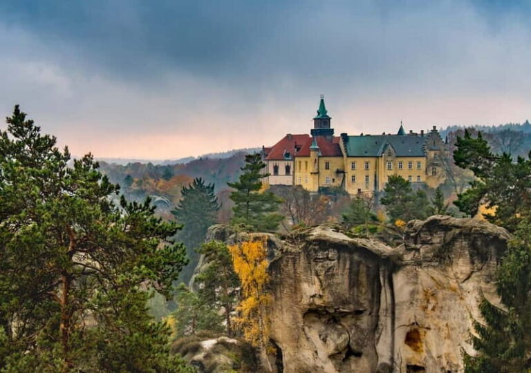 From Prague: Hike the Hidden Valleys of Bohemian Paradise - What the Guides Bring to the Experience