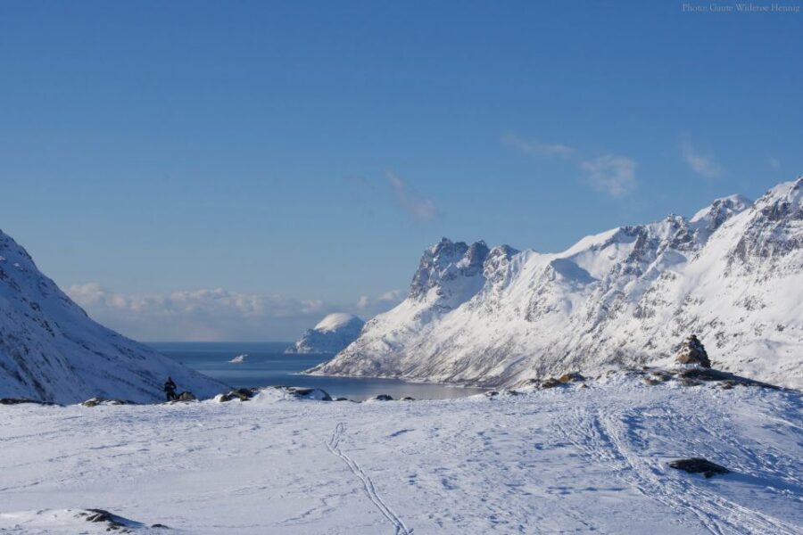 From Tromsø: Daytime Snowshoe Experience with stunning views - What to Expect During the Hike