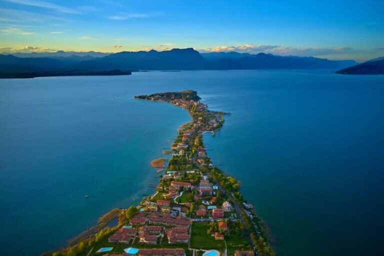 From Verona: Sirmione Boat Tour with Spritz Tasting - Detailed Breakdown of the Itinerary