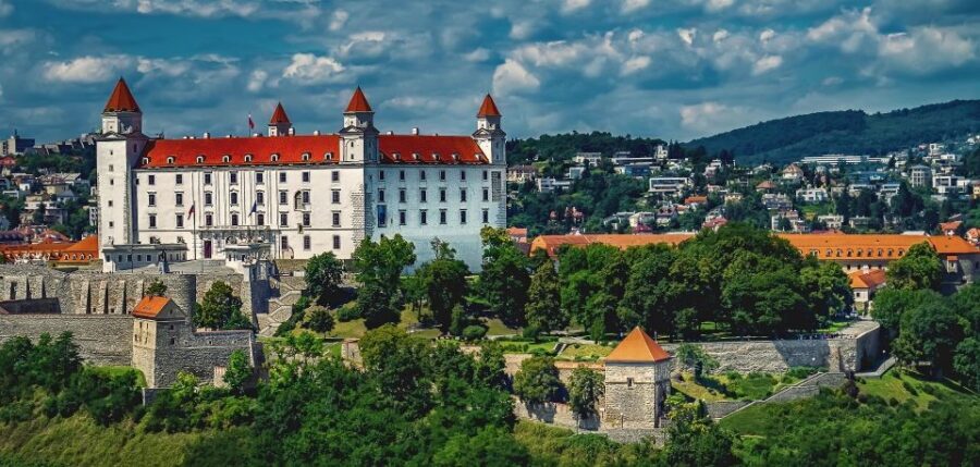 From Vienna: Roundtrip Bus to Bratislava with Walking Tour - The Itinerary Breakdown: What to Expect