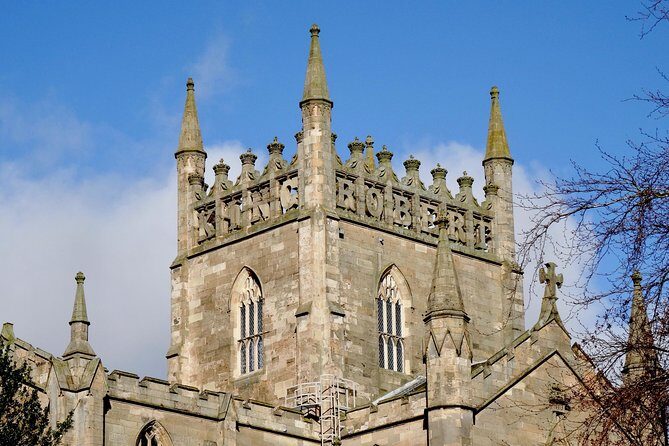 Full Day Tour to St Andrews, Dunfermline & the Fife Coast - Explore Dunfermline Abbey and the Royal Connection