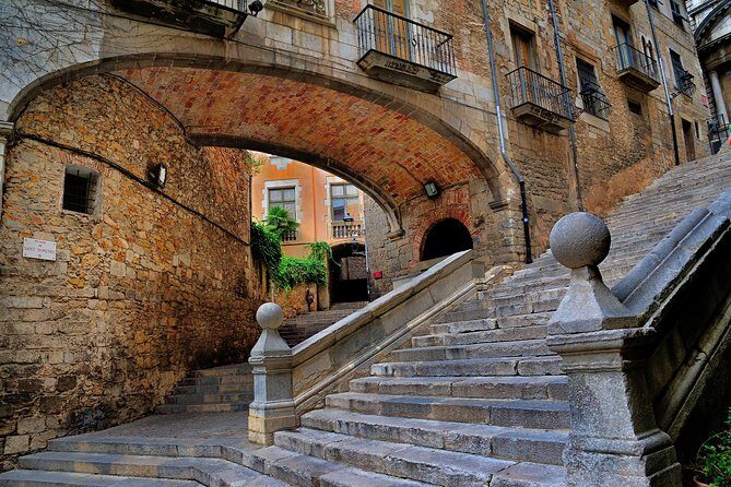 Game of Thrones: Medieval Girona Private Tour with Hotel pick-up - The magic of Girona: a medieval city with game-changing sights