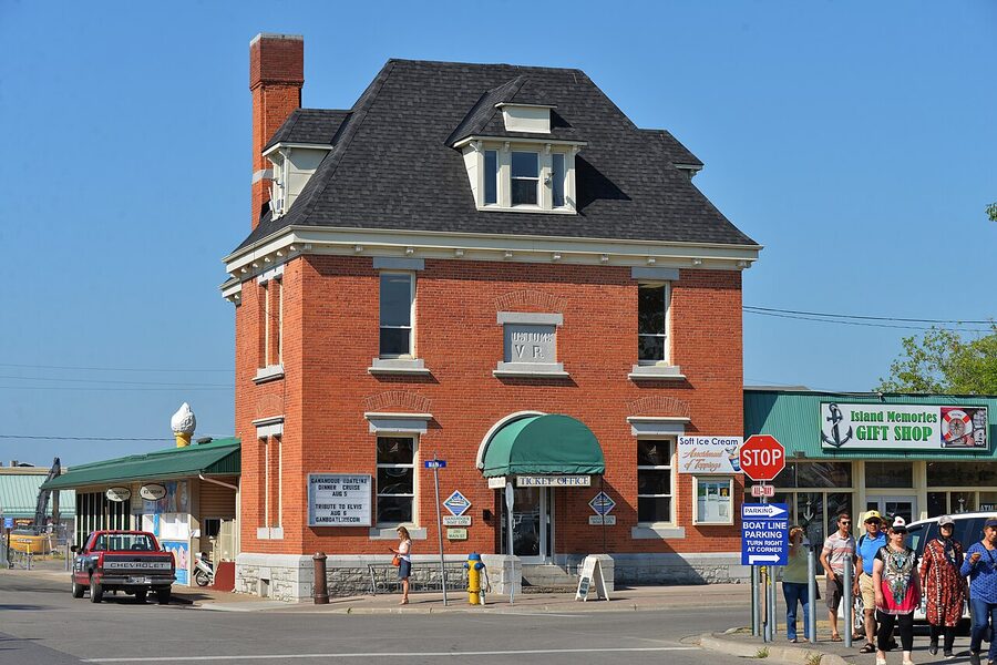 City Cruises Gananoque ticket office in the former customs house