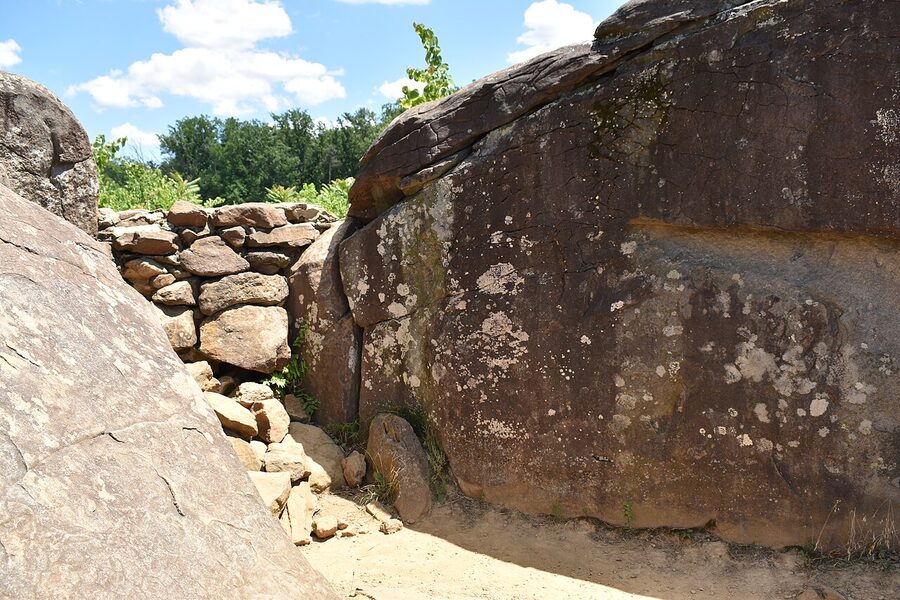 Home of a Rebel Sharpshooter location at Devils Den Gettysburg