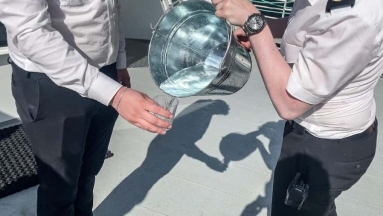 Geiranger Fjord Tour from Hellesylt (with stop in Geiranger) - Discovering the Geiranger Fjord Experience