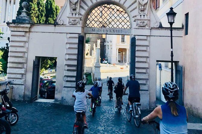 Gems of Rome: Small group E-bike tour with street food stops - Detailed Tour Breakdown: From Ancient Ruins to Scenic Views