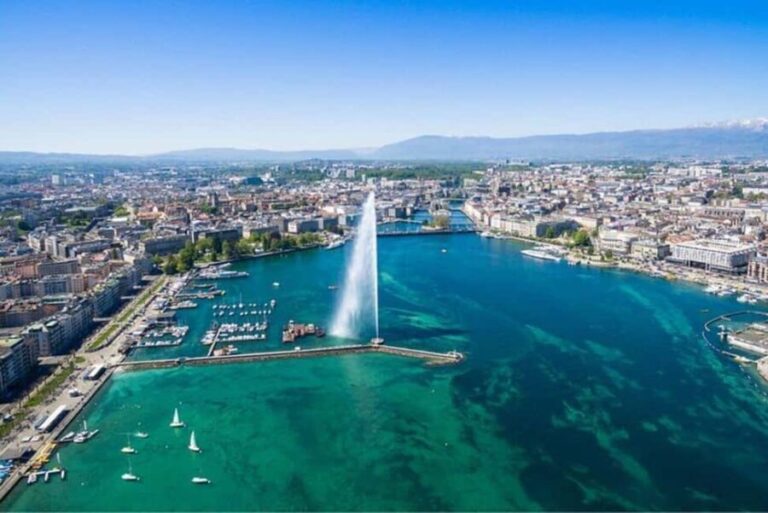 Geneva: Guided Private or Group Old Town Highlights Tour - Transportation and Group Size