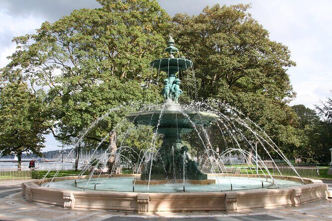 Geneva Private Walking Tour with a Local Guide - What Makes This Tour Stand Out?