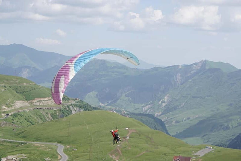 Georgia: Paragliding tandem flight in Gudauri with video - What to Expect from the Paragliding Experience in Gudauri
