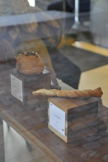 Girona Morning Food Tour & Local Market - The Guide and Group Size