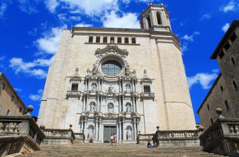Girona: Private History Tour - Bridges and Cinematic Fame