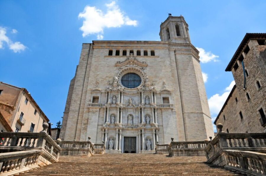 Girona: Self-guided Audio City Tour on Your Phone - Detailed Breakdown of the Tour