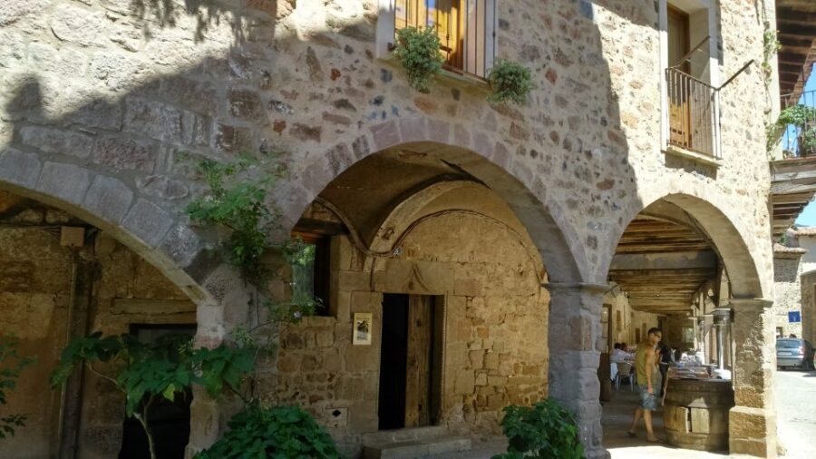 Girona: Volcano Area, Besalú, and Banyoles Lake Tour - The Volcanic Wilderness of La Garrotxa