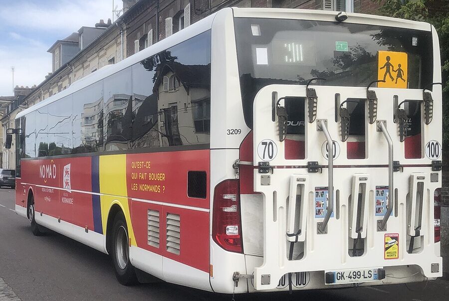 Vernon to Giverny shuttle bus at Vernon train station