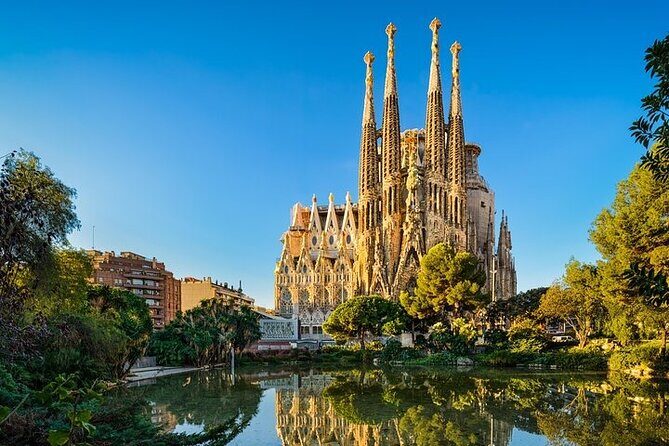 Golden Hour Sagrada Familia & Sunset Park Güell - The Real Experiences from Travelers