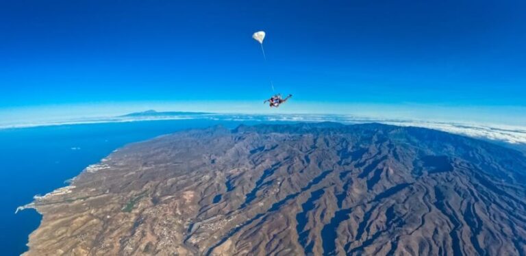 Gran Canaria : Skydiving over Maspalomas Dunes - The Jump: What You Can Expect